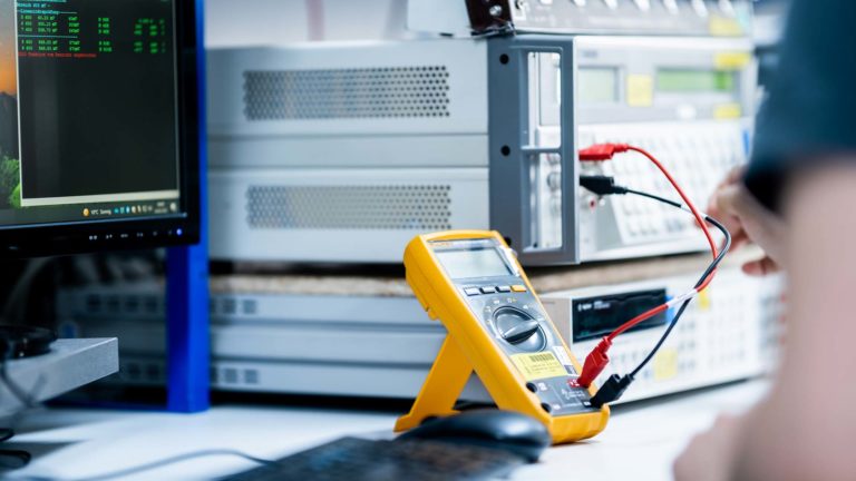 Fluke Kalibrierung | QMK GmbH