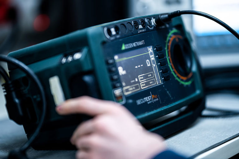 Elektronische Messmittel | QMK GmbH