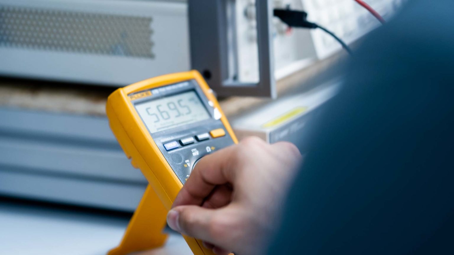 Kalibrierung Ihrer Messmittel | QMK GmbH